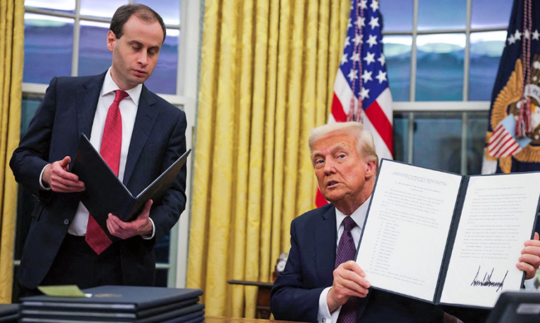 Trump assina ordem para tarifas contra México, Canadá e China e cita ...