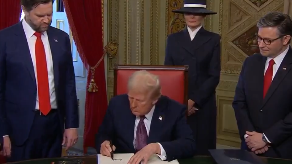 Trump Assina Ordem Executiva Reconhecendo Apenas Dois Sexos: Masculino ...